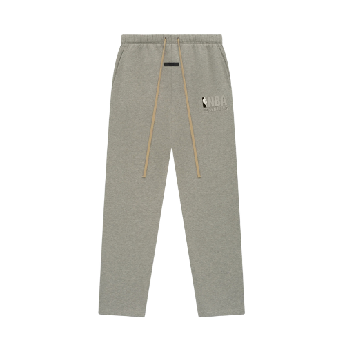 Fear of God Essentials NBA Broek met Trendy Sneakers Stylingtips ...
